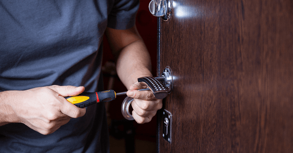 Choosing the Right Locksmith | Expert Tips & Advice